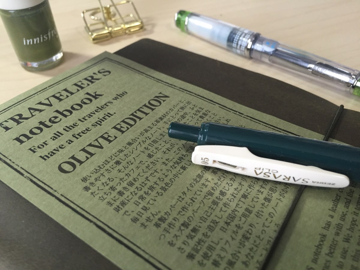 Olive Edition Traveler’s Notebook review – PENGUINS CREATIVE